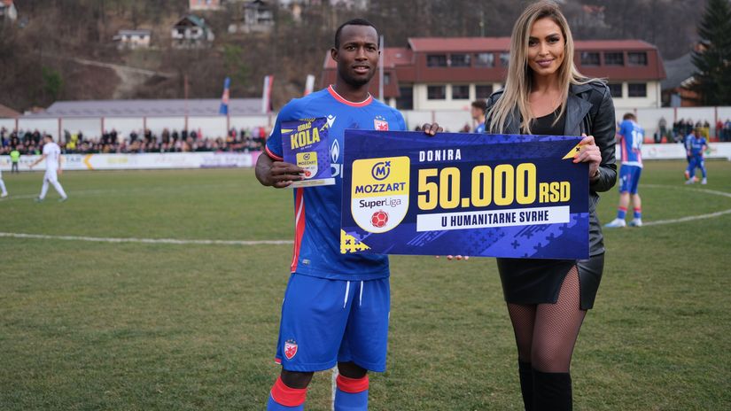 Osman Bukari dobio nagradu od kompanije Mozzart i prosledio je za ...