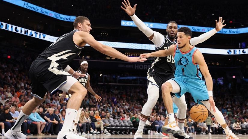 Finiks nadoknadio minus 14, pa poklekao pred Janisom | Mozzart Sport