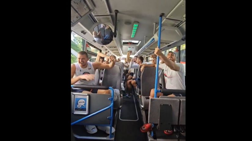 Gori u autobusu: Na-na-na-na-na, Kari’s on fire!!! | Mozzart Sport